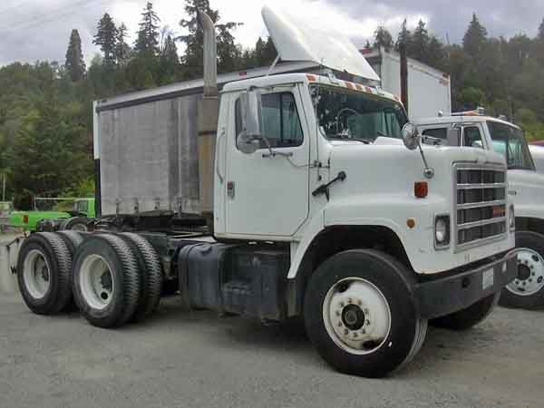 1989 International Dual Axle Tractor