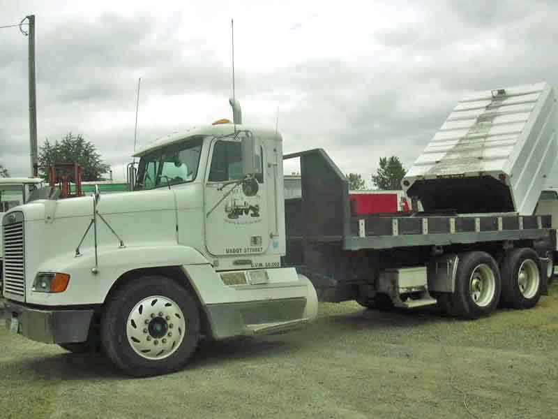 1997 Freightliner Dual Axle Flatbed Truck