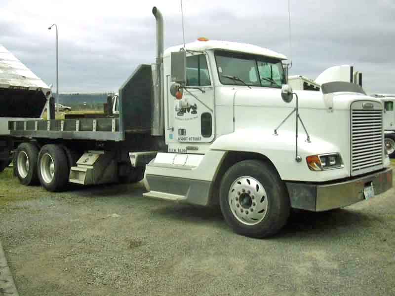 1997 Freightliner Dual Axle Flatbed Truck